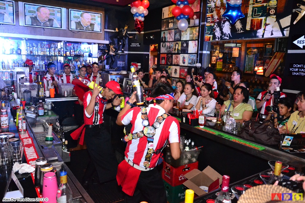 lafanggero: This Summer, It's More Fun in T.G.I. Friday's!