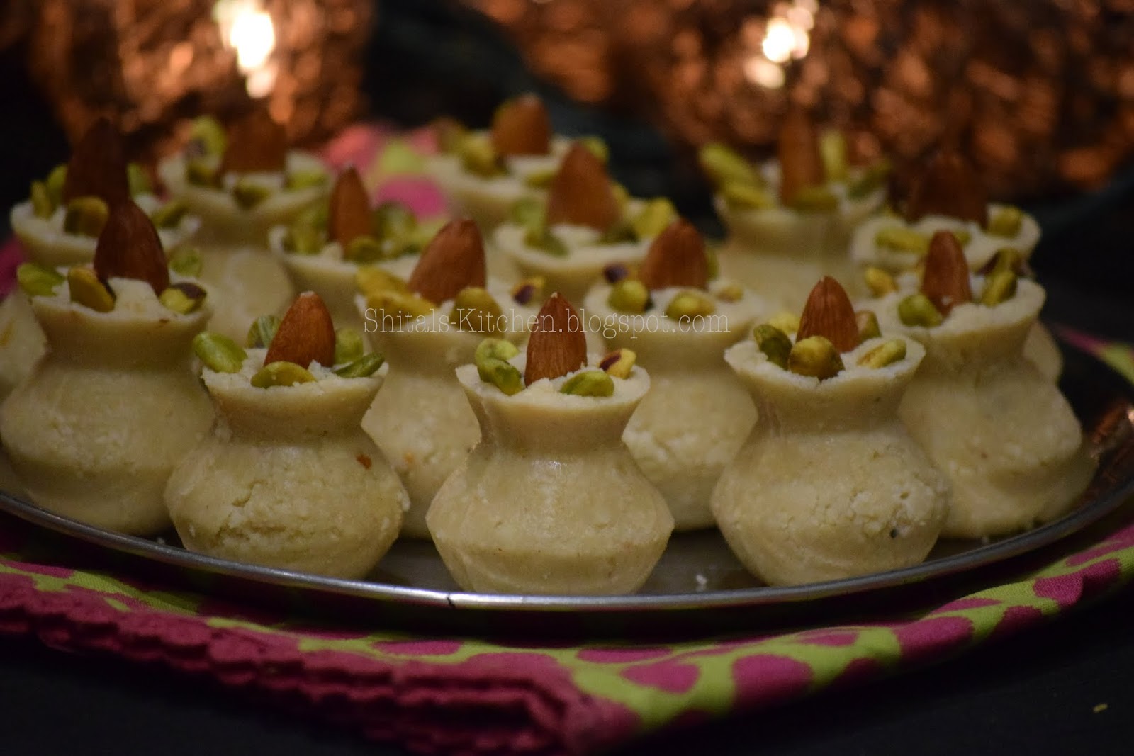 Shital's-Kitchen: Kaju Kalash