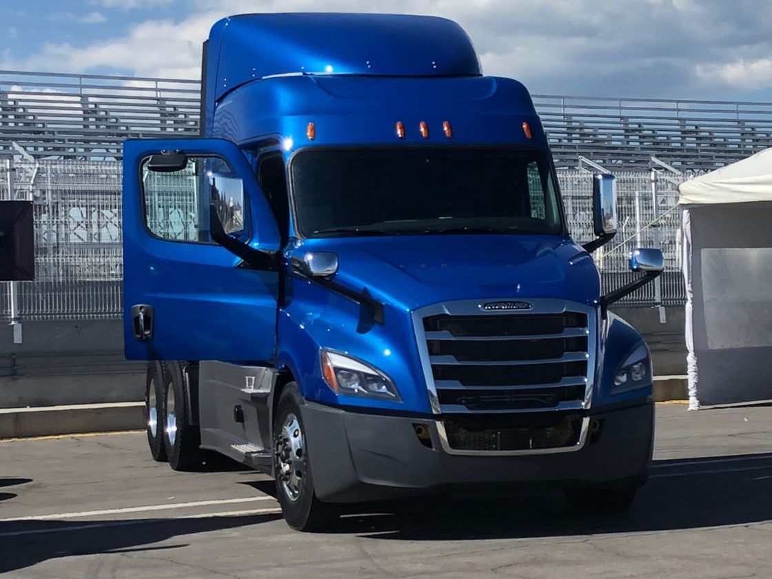 DIECIOCHO RUEDAS: FREIGHTLINER NEW CASCADIA FUE PRESENTADO EN MÉXICO…