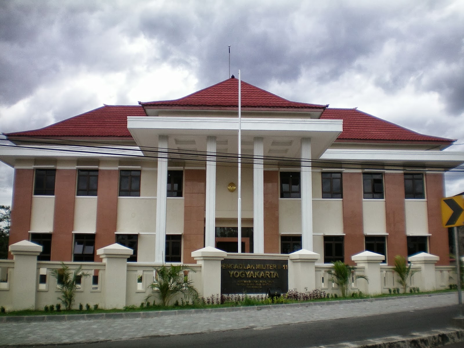 BANGUNAN SIPIL: PROYEK PEMBANGUNAN GEDUNG KANTOR PENGADILAN MILITER II ...