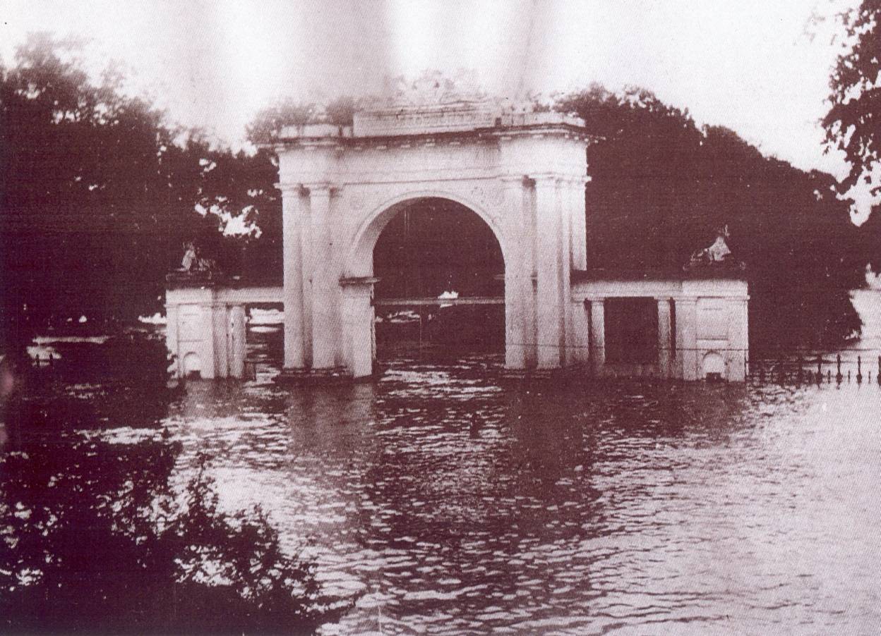 Syed Bahadur Ali: NOSTALGIC - HYDERABAD MOOSI RIVER FLOODS in 1908 ...