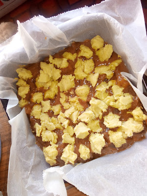 Madhouse Family Reviews: Madhouse recipe : Toffee apple shortbread cake