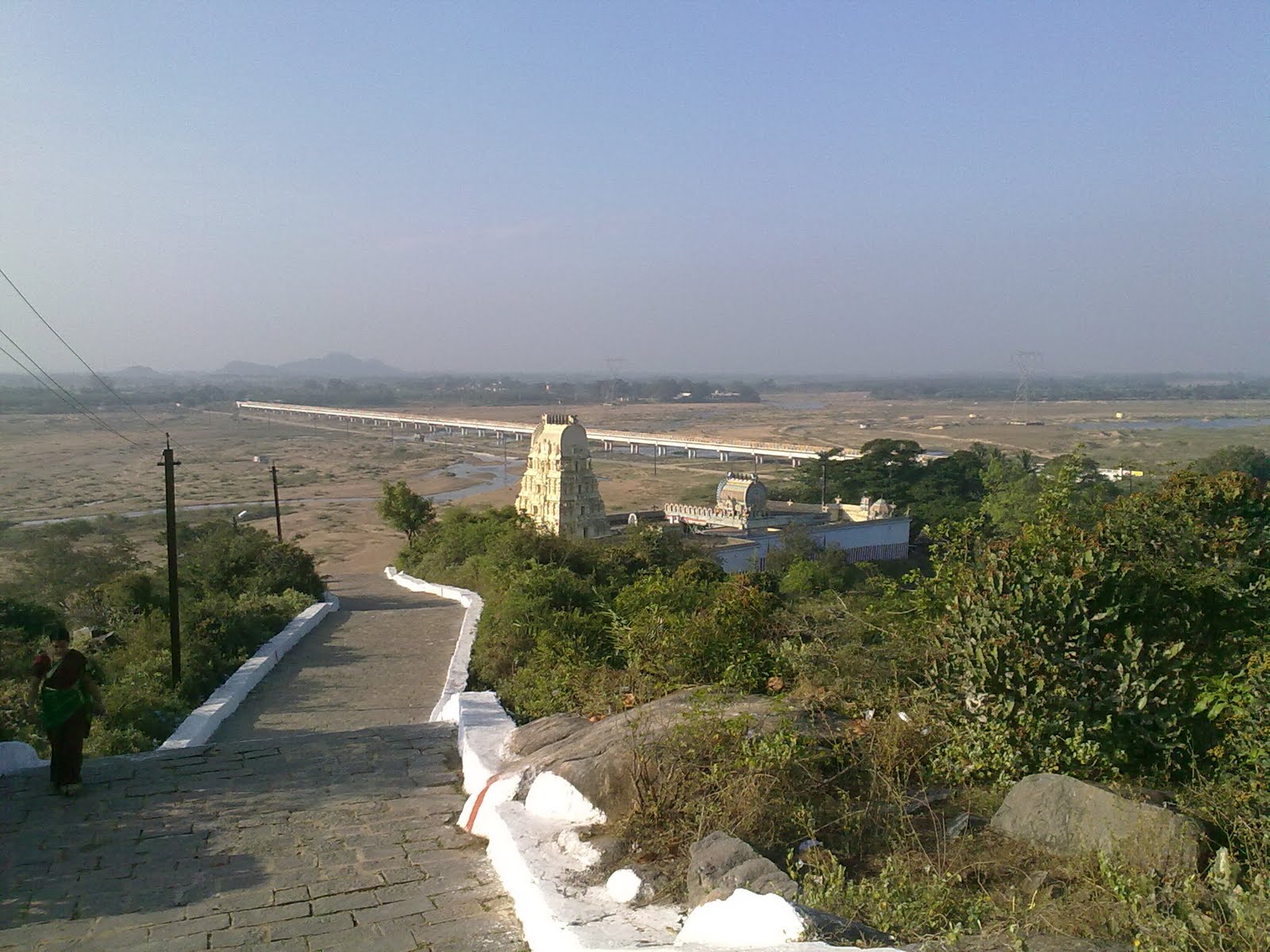 Hill Temples: Pazhaiya Seevaram Sri Lakshmi Narasimhar