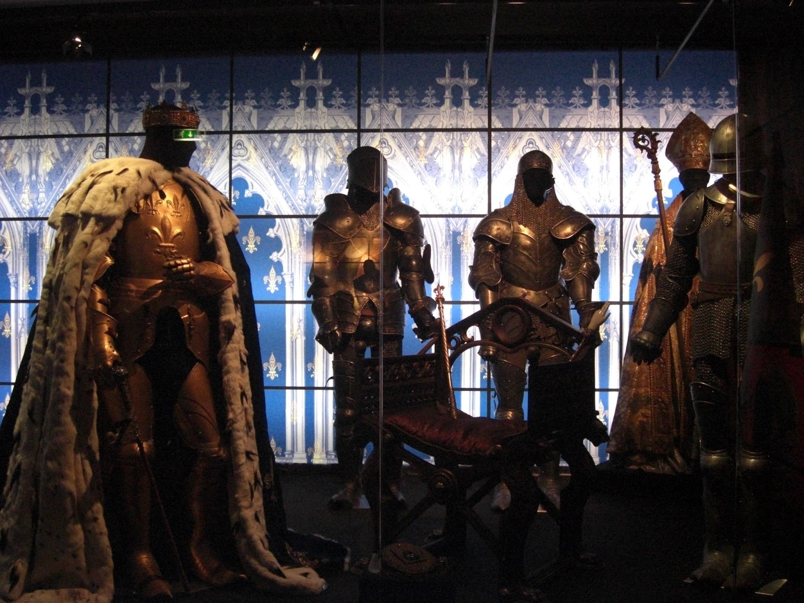 Daniel Ogier le décorateur: COSTUMER LE POUVOIR opéra et cinéma