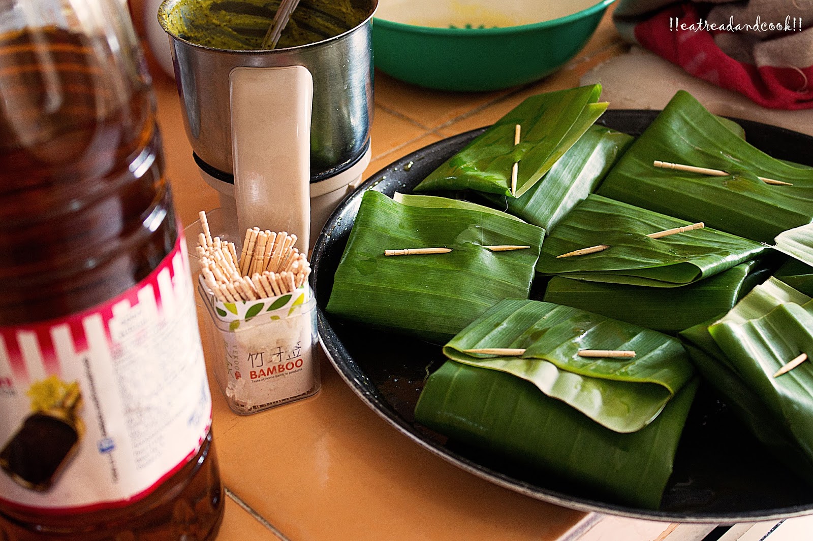 Macher Paturi / Bengali Style Steamed Fish in Banana Leaf