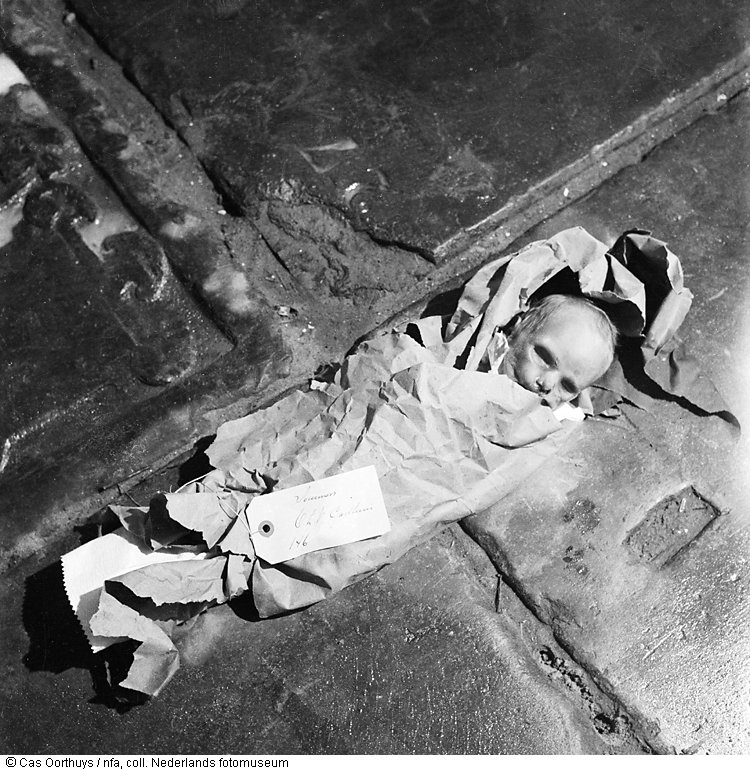 World 1900 - 1950: Dutch famine of 1944-1945 ( known as the Hongerwinter)