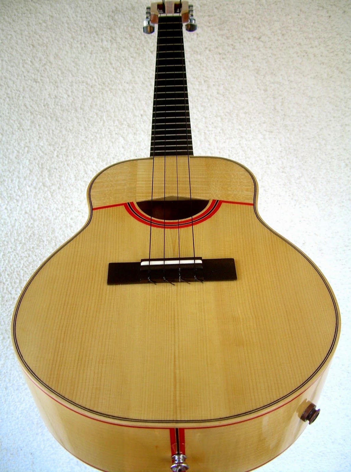 Alfonso Sandoval - Luthier: CUATRO VENEZOLANO