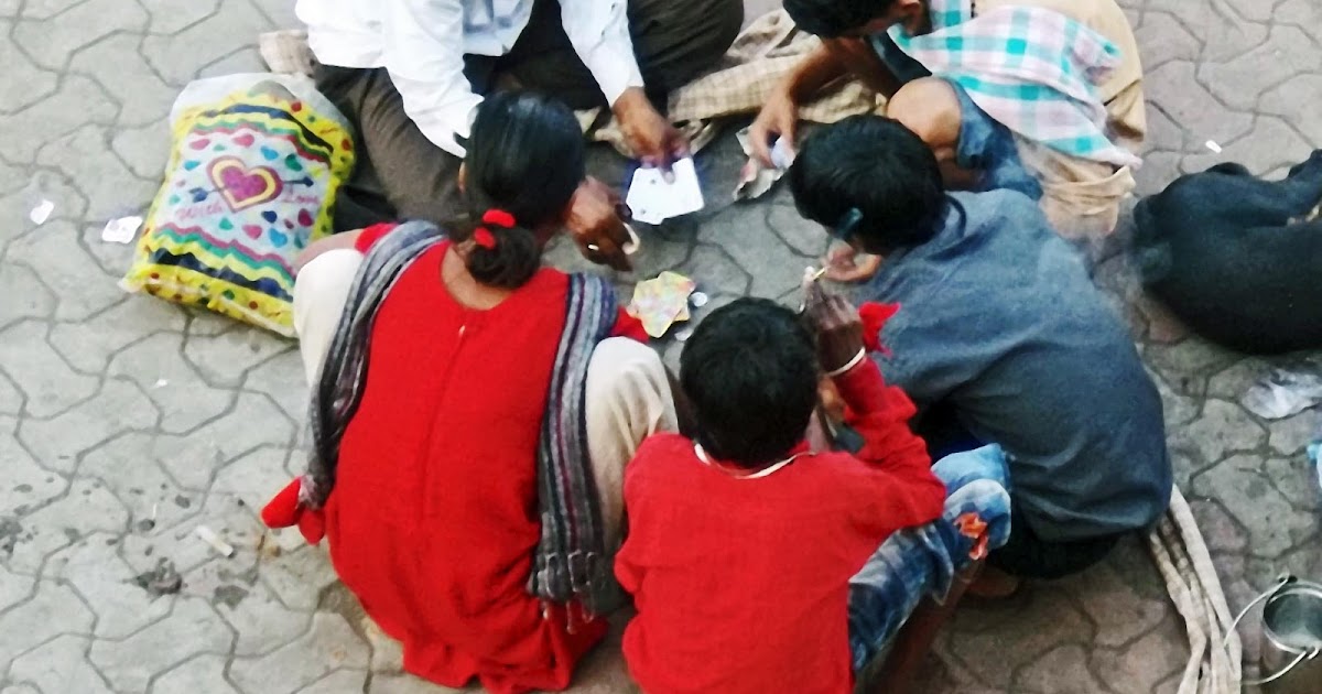 Stock Pictures: People gambling on the street