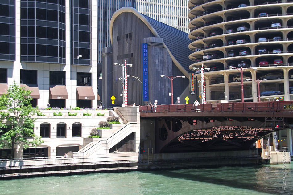Chicago - Architecture & Cityscape: Marina City [ Architect: Bertrand ...