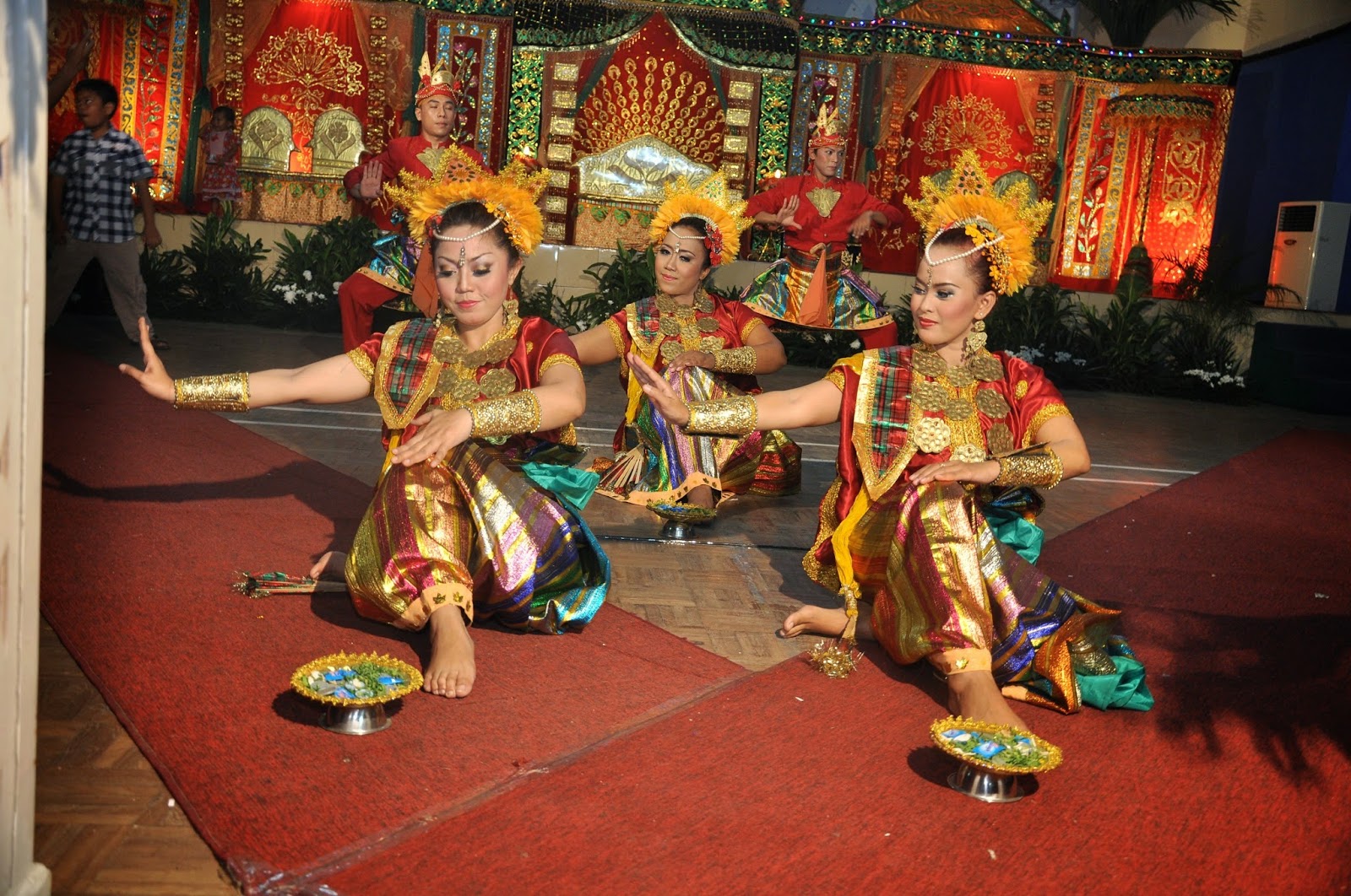 " SANGGAR NUSANTARA DOT COM " | Jakarta: Pengantin adat Bima di Jakarta ...