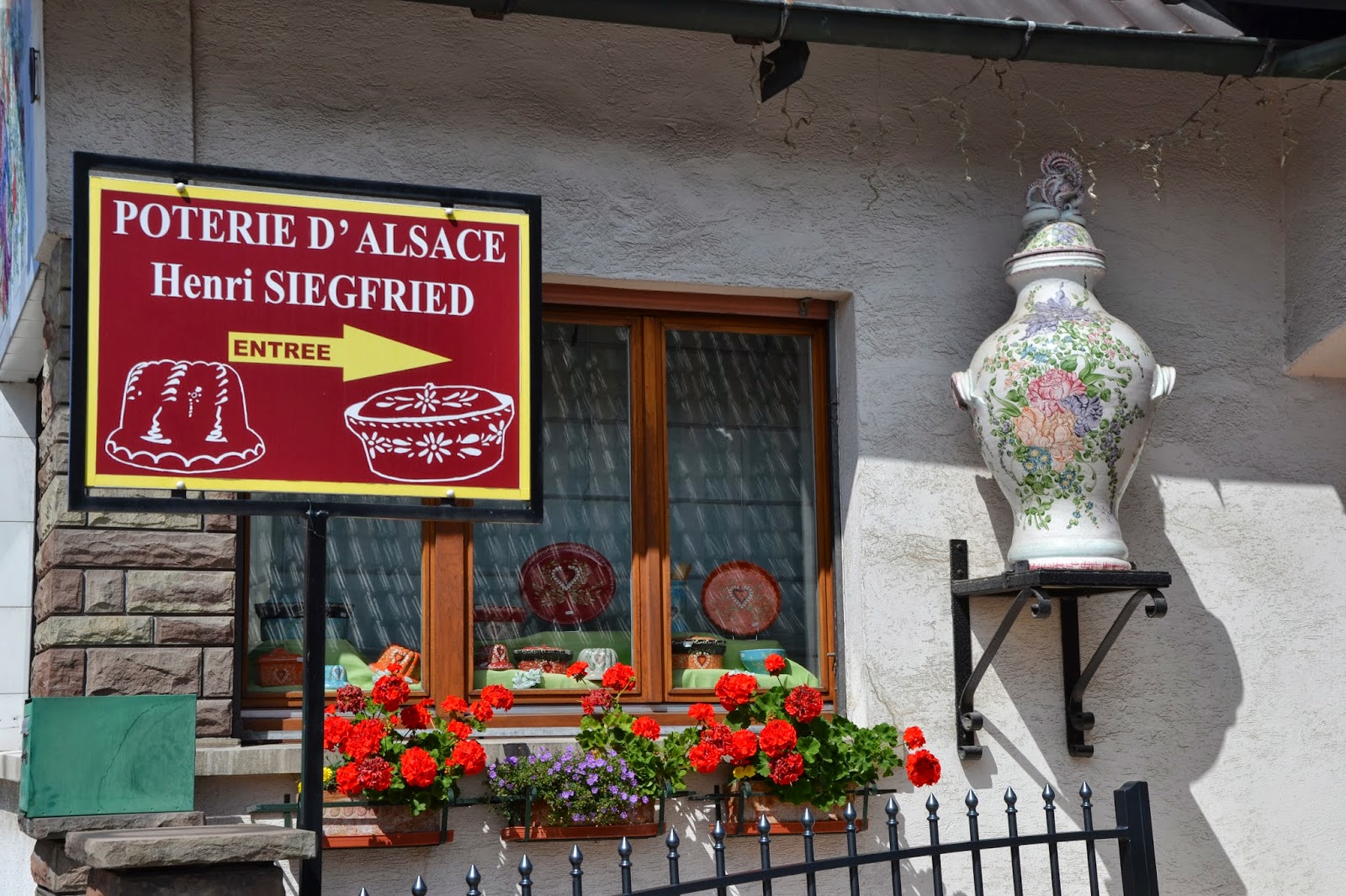 Nomadish: Soufflenheim pottery village