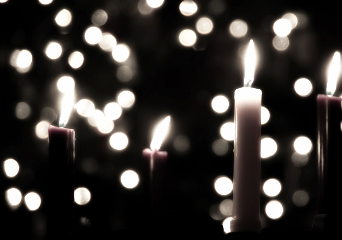 Advent Tradition Circles Around a Wreath ~ LoupDargent.info