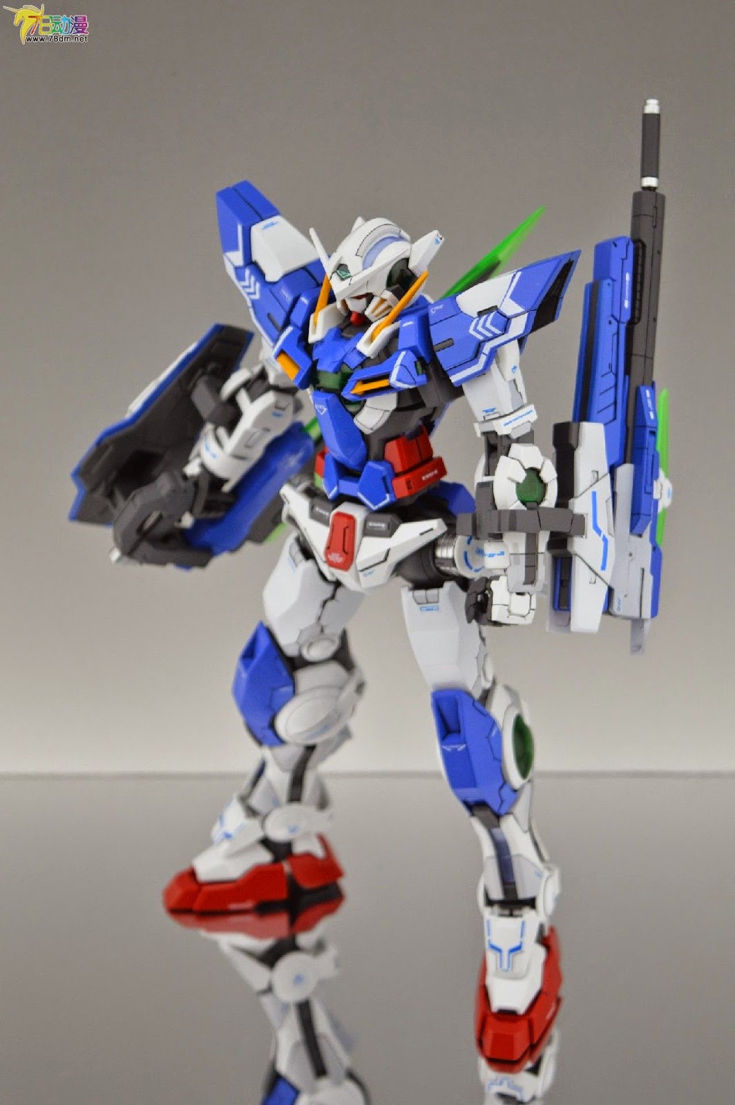 Gundam Family: MG 1/100 Exia Gundam R3