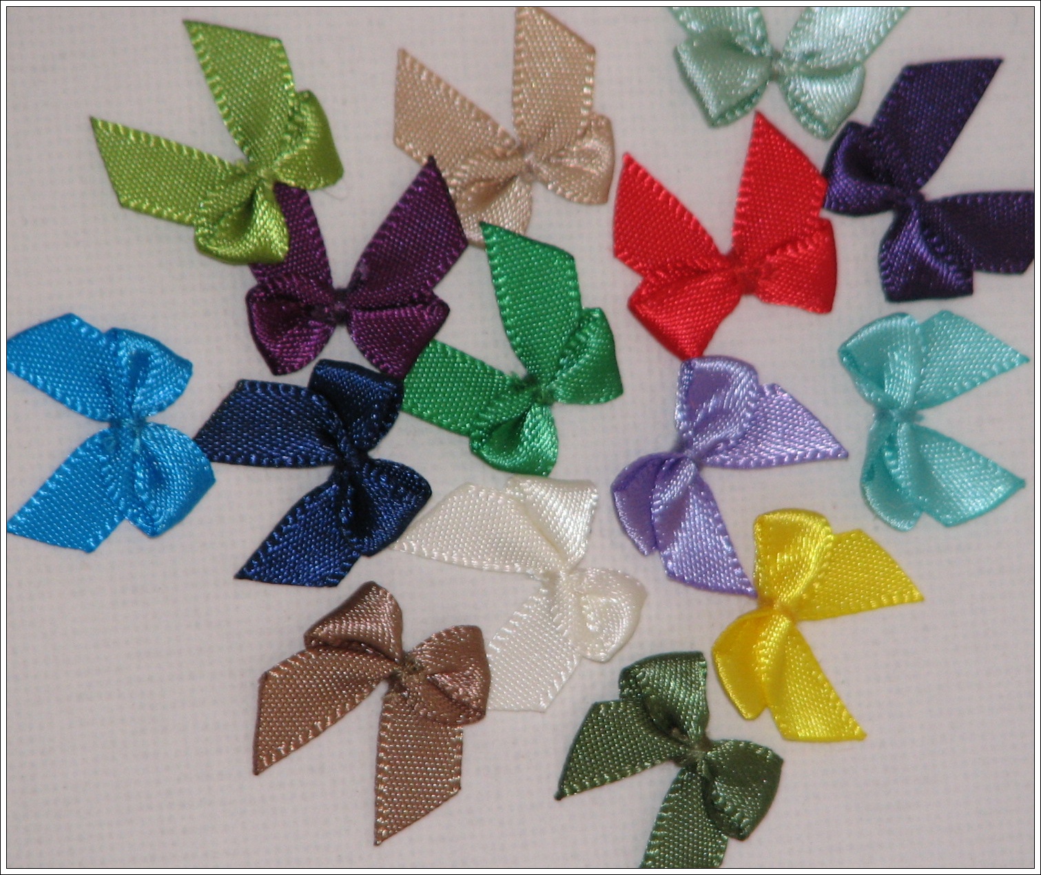 Crafty Capers: Teeny Tiny Bows.