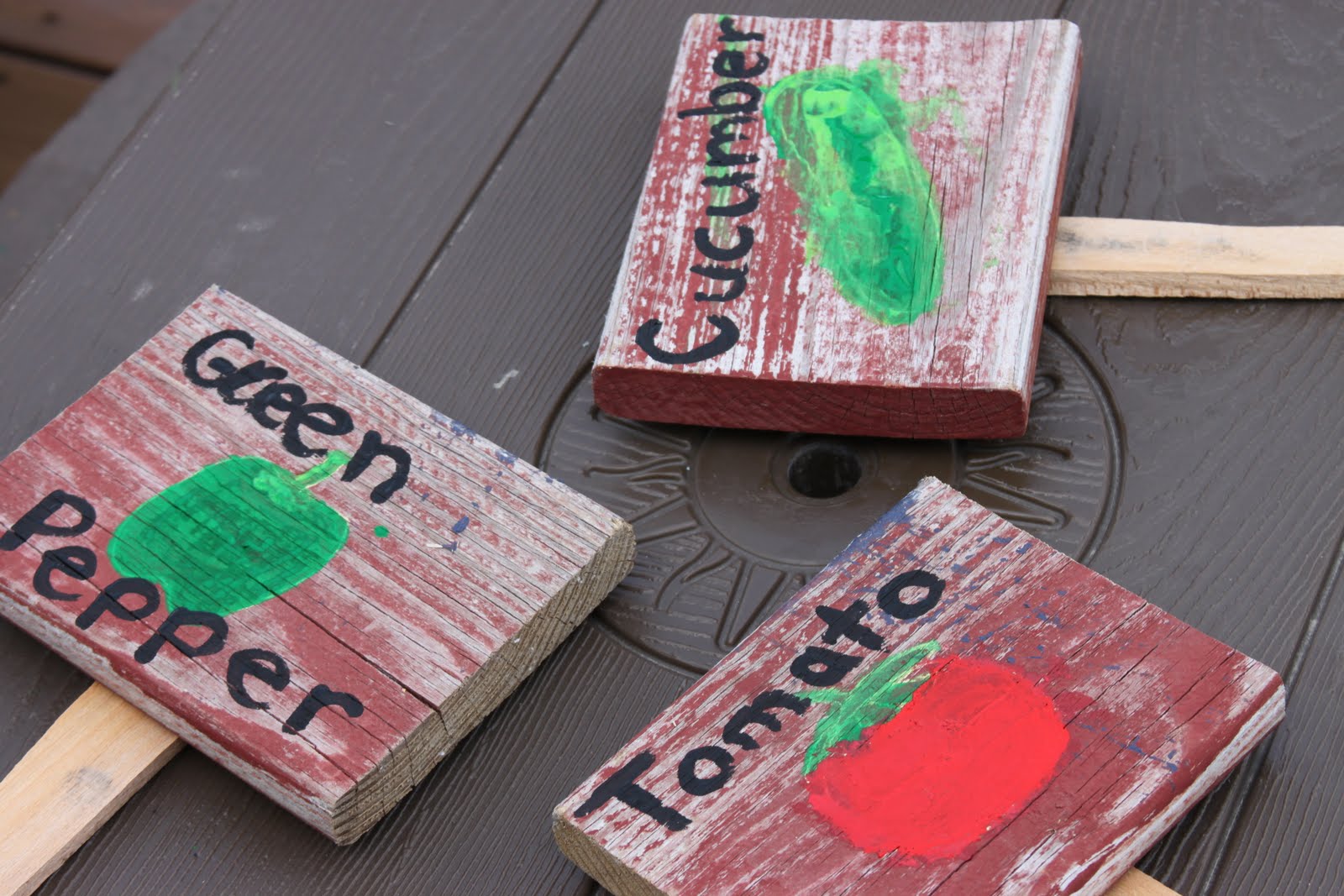Kara's Creative Place: Scrap Wood Garden Signs