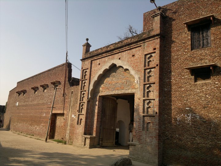 Kaimganj Club: Kaimganj Historical buildings.