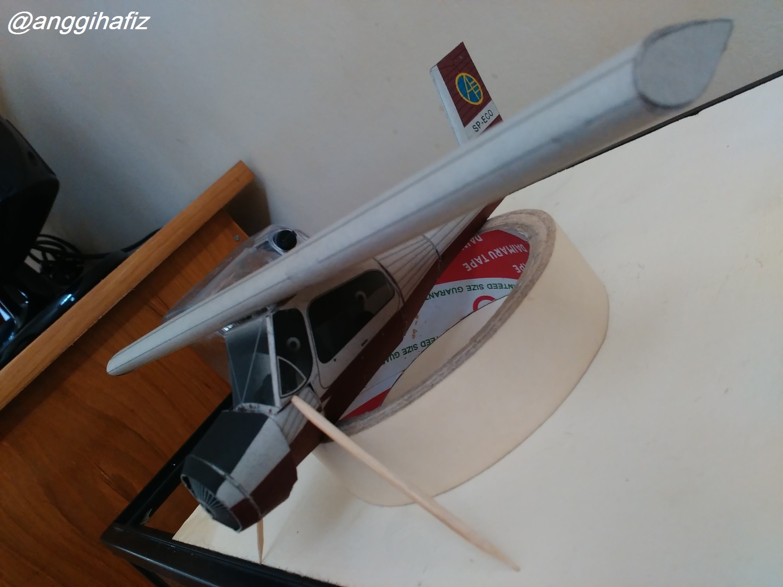 selendang warna: PZL Wilga Papercraft