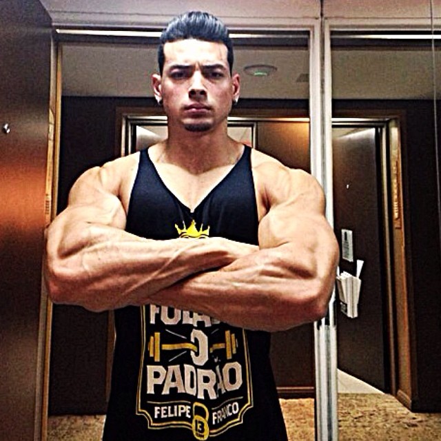 the beauty of male muscle: Felipe