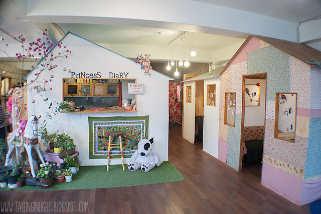 Falling In Light: {Throwback Thursday} - Princess Diary Cafe, Round Two