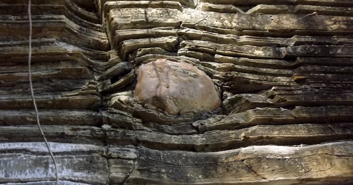 poesia & crônica : A PEDRA E O VARVITO