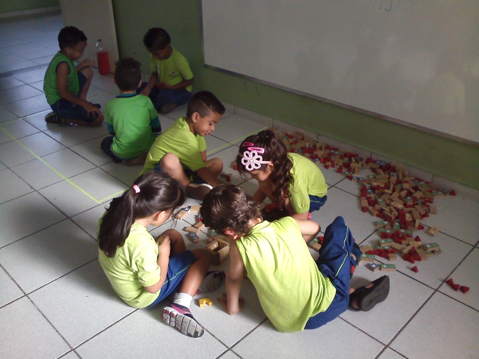 Umei Pituchinha - Cuidar Educando e Educar Brincando!