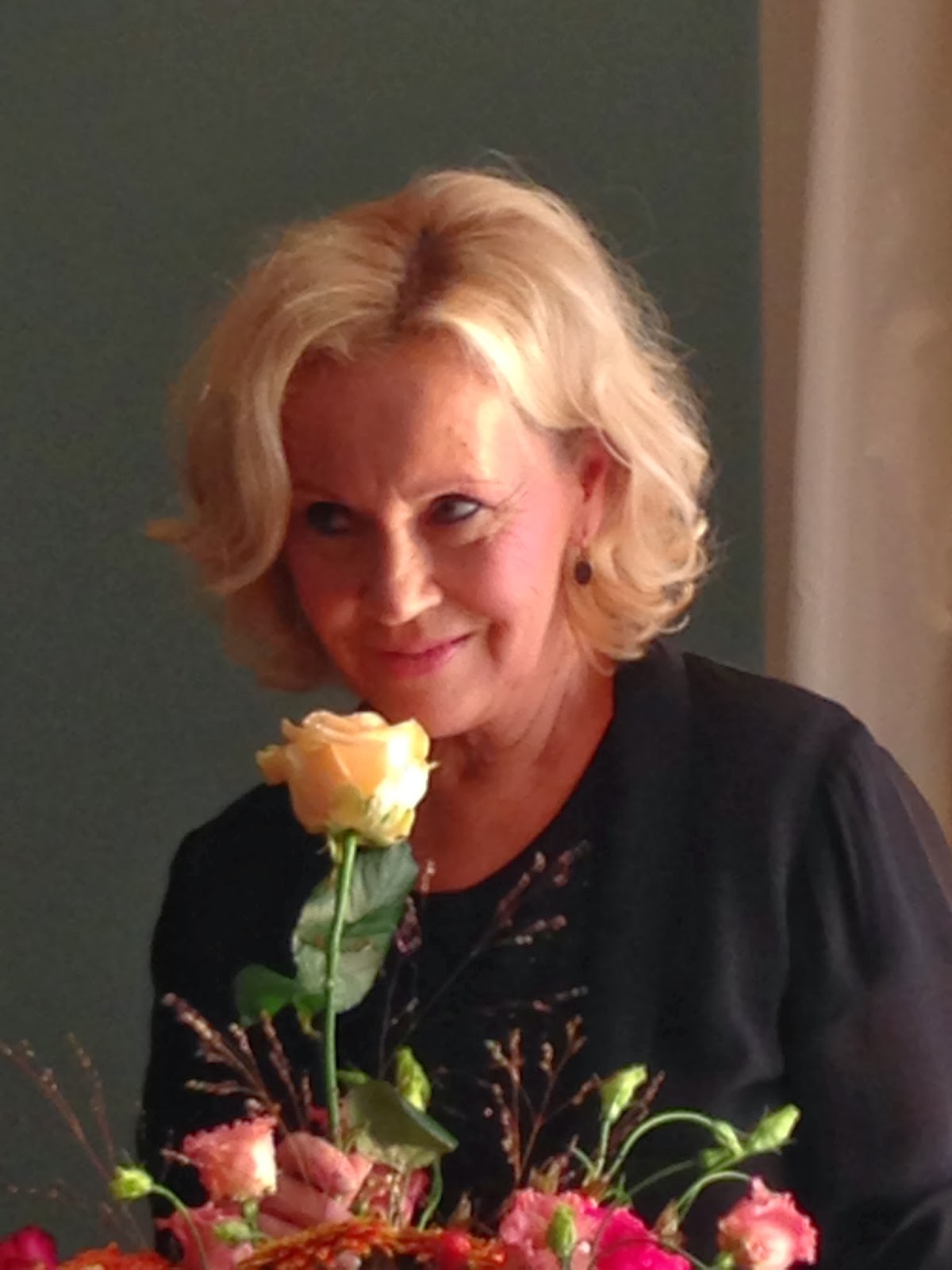 ABBAFanatic: Agnetha Faltskog More Behind The Scenes Photos