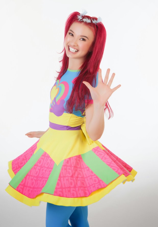 One, Two, Three, Four... Hi5! - Curly Journal