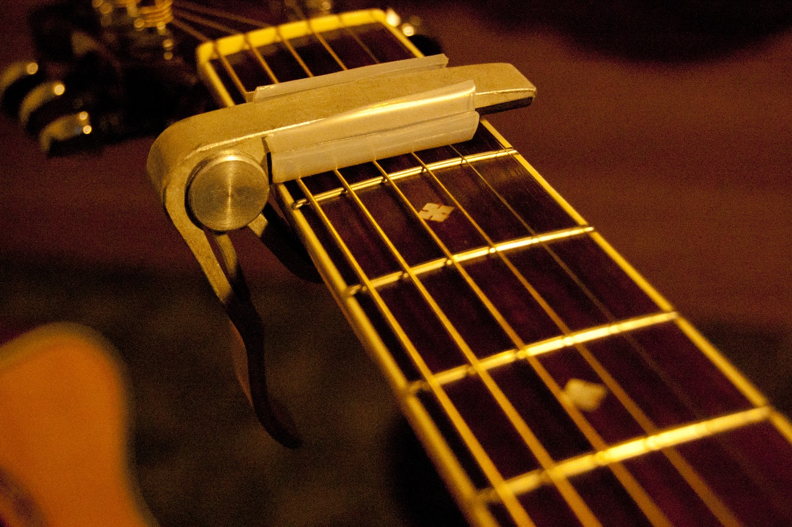 Guitart: DIY a Drop D Partial Capo