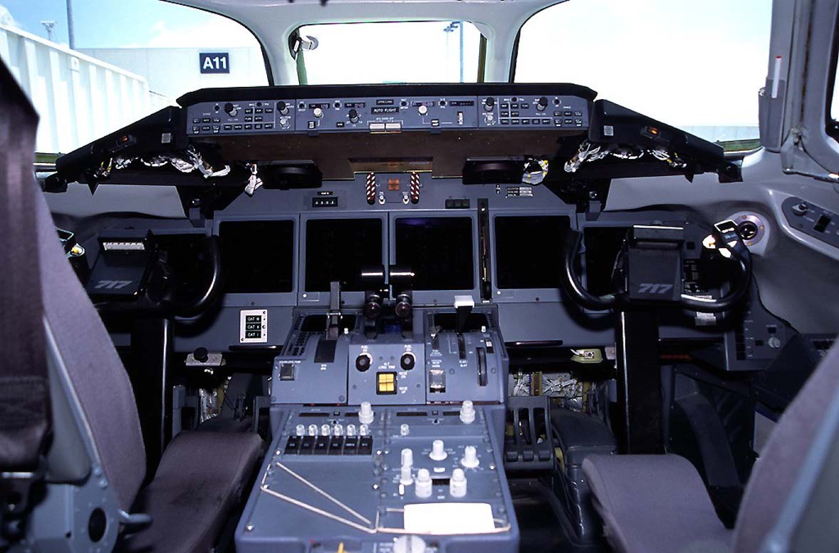 Cool Jet Airlines Boeing 717 Cockpit