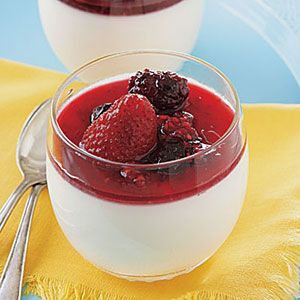 Lemon Panna Cotta with Berry Compote | Taste of Finger