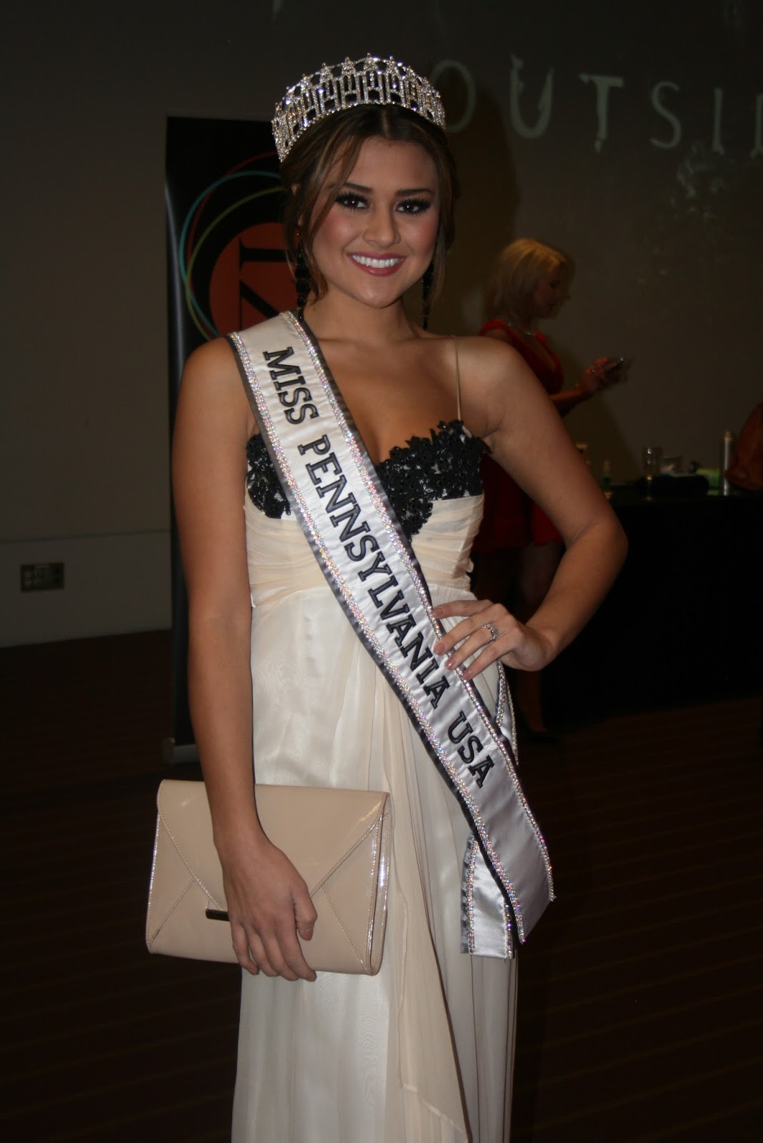 Highmark Presents, "Netflix Lights! Glamour! Action!" 2019 | Style Examiner