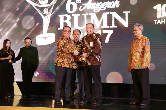 PT. Kereta Api Logistik (KALOG): [KG-xxx/2017] PT KAI Sabet 2 Trofi Di ...