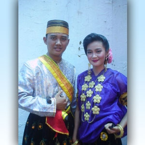 JELAJAH KOTA DAENG: Pakaian Tradisional Pria Makassar