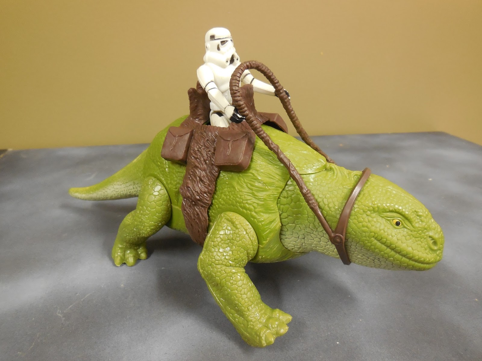 Vintage Kenner Star Wars Toys: Patrol Dewback Figure (Collector Series)