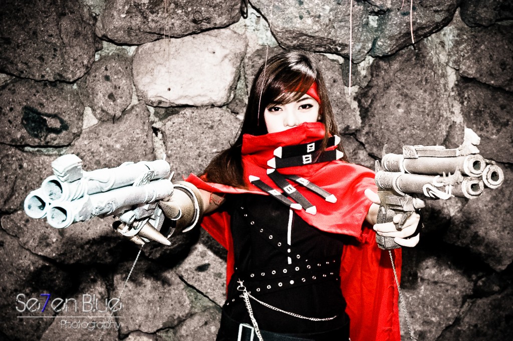 Final Fantasy Cosplay: Final Fantasy Vincent Valentine Cosplay Girls