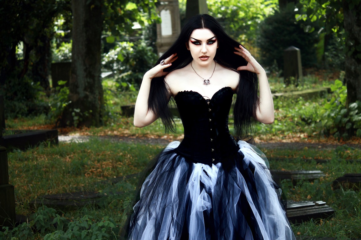 OFFICIAL DEVILNIGHT BLOG: Review: collaboration with Baph O Witch