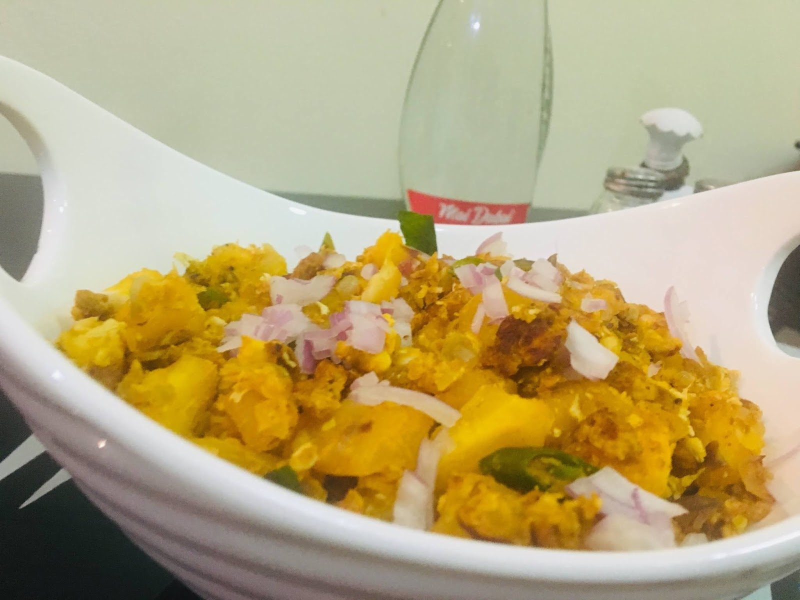 kerala Thattukada style Scrambled egg-with boiled tapioca stir fry/Kappa- egg recipe