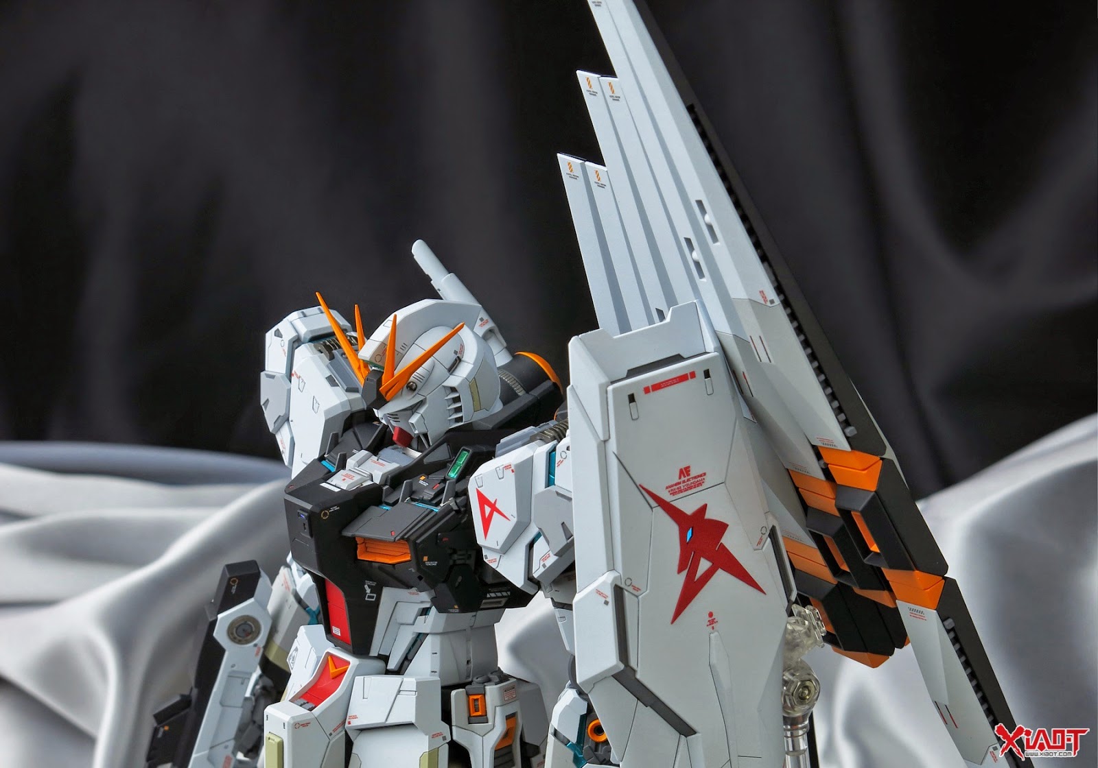 Custom Build: MG 1/100 RX-93 nu Gundam Ver. Ka "Detailed + Prism panels"