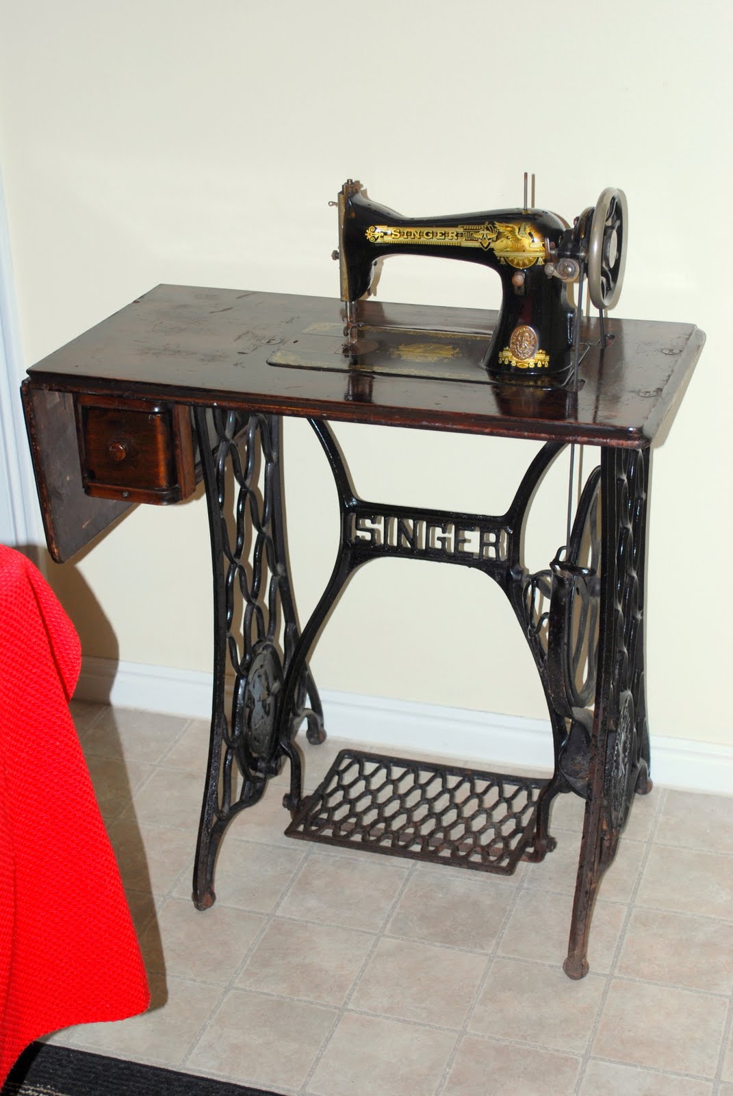 The Best Things In Life Are Free: Singer 99 Memphis (Sphinx) Treadle ...