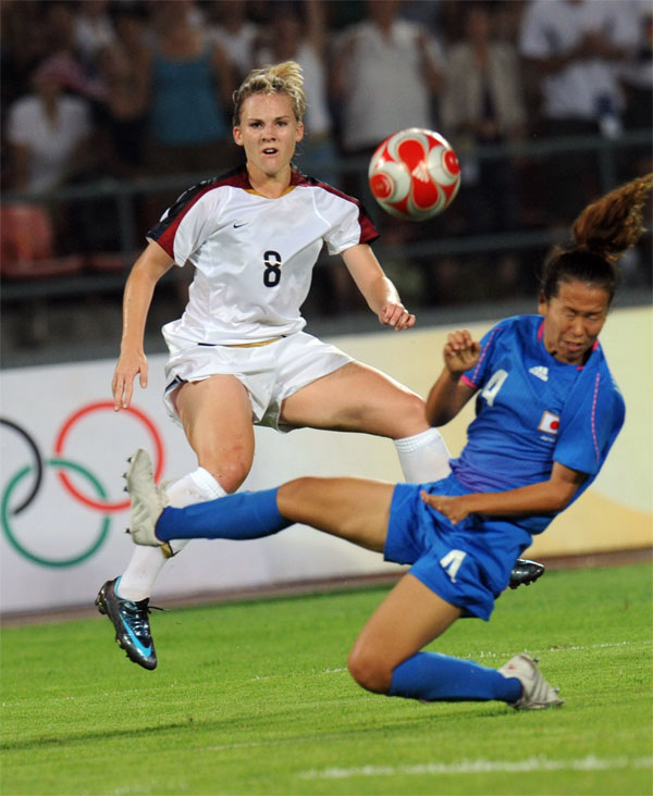 All Football Players: Amy Rodriguez United States Female Football ...