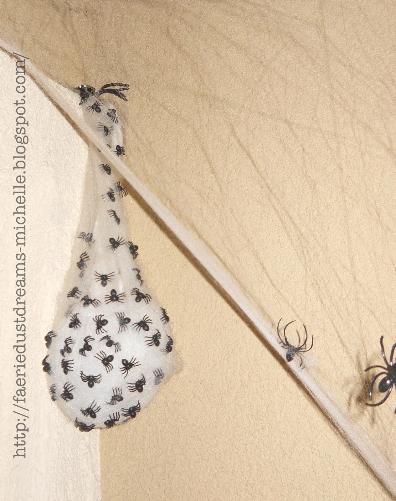 Faerie Dust Dreams: How to make a Spider Egg Sac for Halloween!