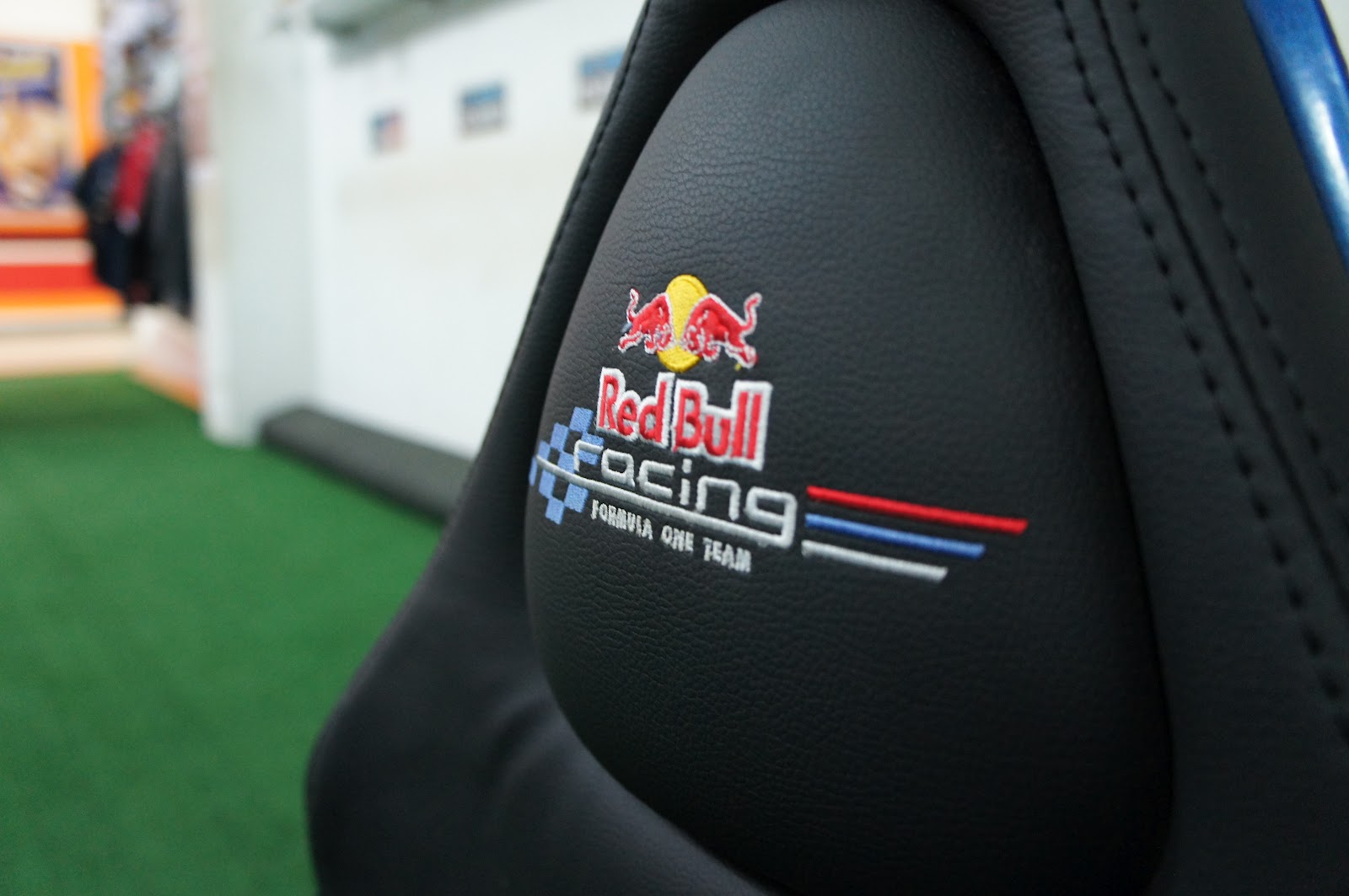 Game Game: Cockpit Red Bull Racing F1 Playseat na Game Game