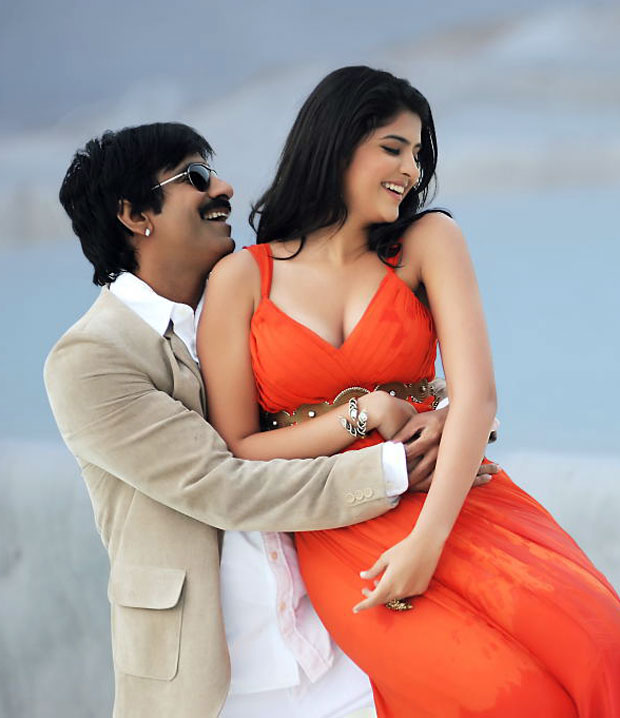 Deeksha Seth Hot in Nippu