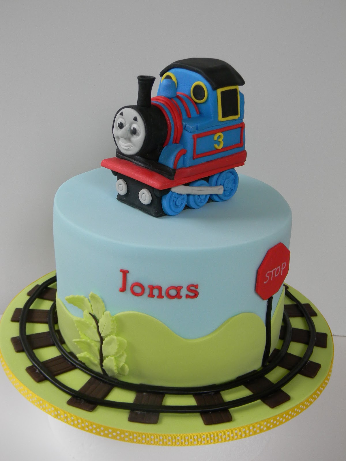Just call me Martha: Thomas cake and lime cake with water Lily