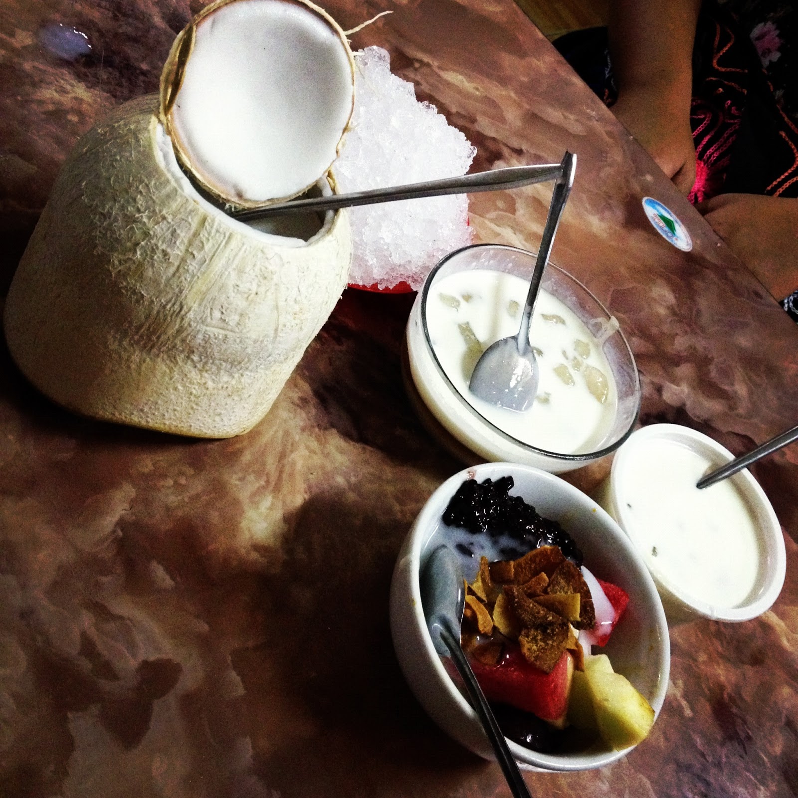 DELICIOUS DIPLOMACY: Our introduction to Vietnamese street food