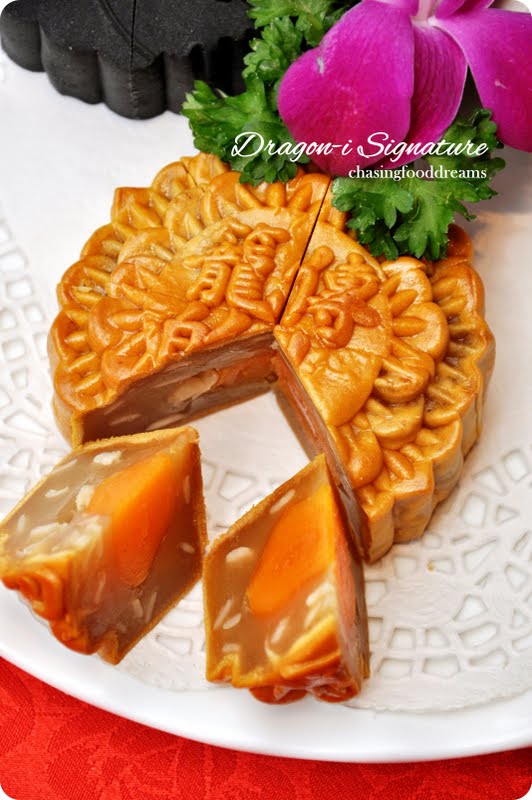 CHASING FOOD DREAMS: Dragon-i Restaurant: Dragon-i Mooncakes Are Back ...