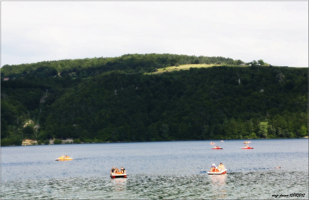 NATURE EN LIGNE ..... LE PHOTOBLOG de SERGE: EN HAUTE-ARDECHE : LE LAC ...