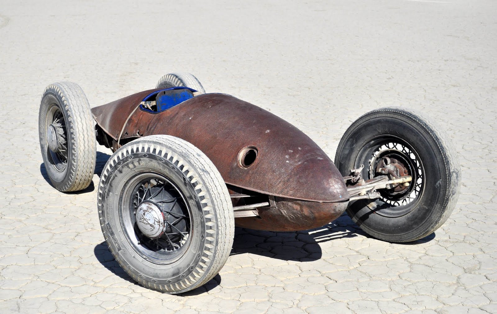 Tu Moves: Belly Tank Cars