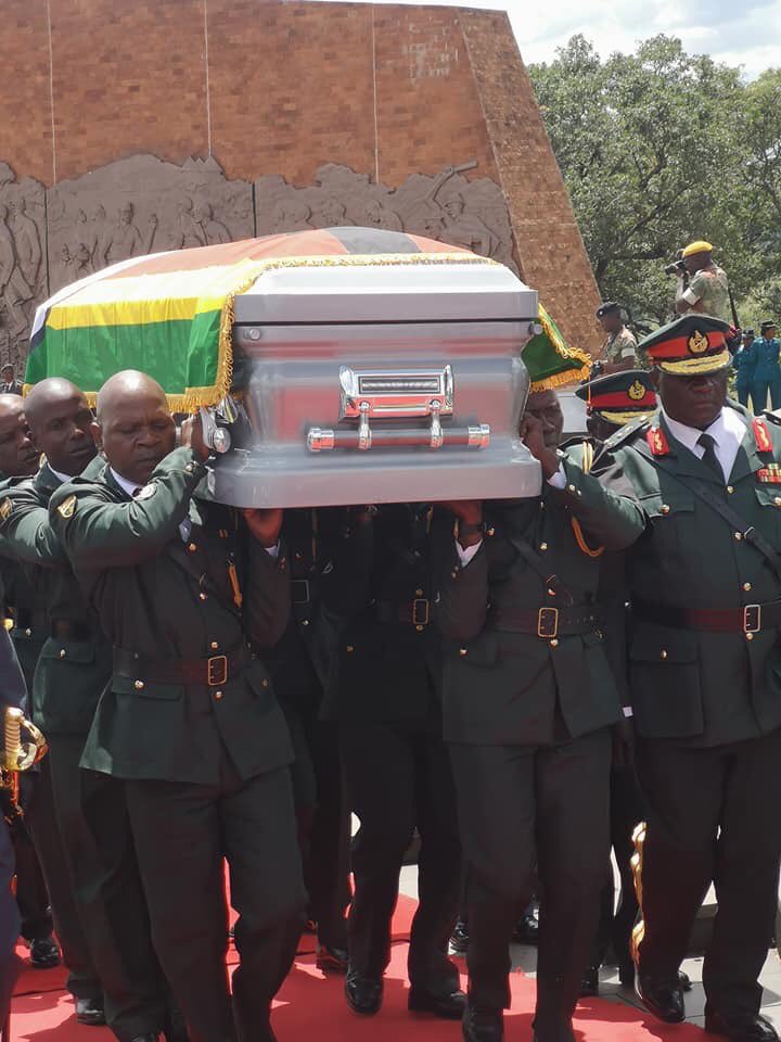 PICS : BRIG GEN MUNEMO BURIED | Mafaro