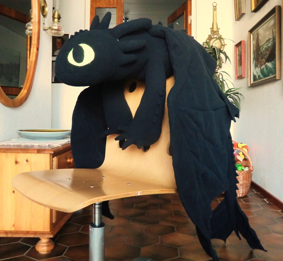 to infinity: Homemade Toothless!!